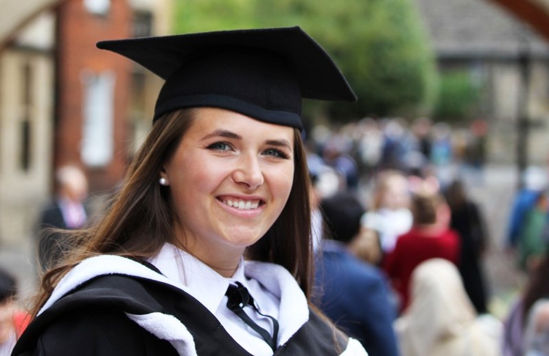 Chloe Dobbs – Oxford PPE Graduate & Commentator