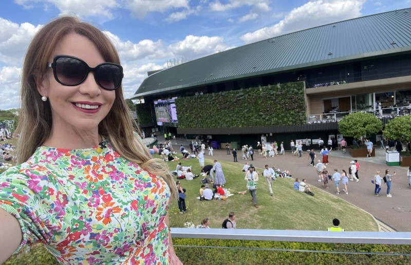 Elizabeth Rizzini: BBC Weather Presenter Biography 2025