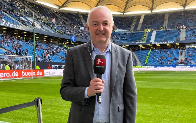 Derek Rae: The Definitive Voice of Modern Football Commentary - News Dip