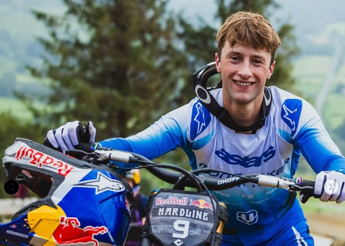 Rónán Dunne: Rising Irish Downhill MTB Champion